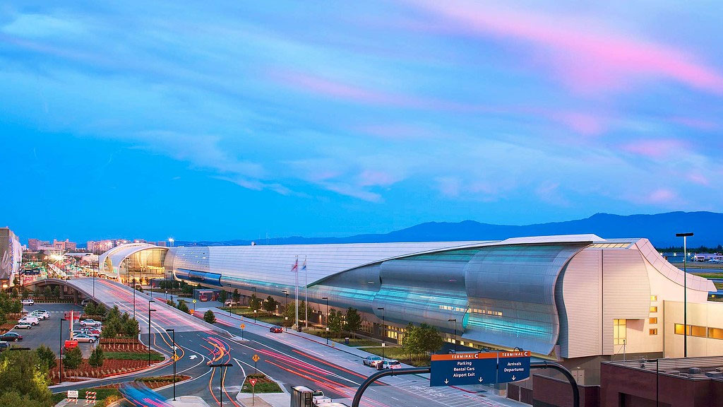 Airport – Walls Luxury Transportation